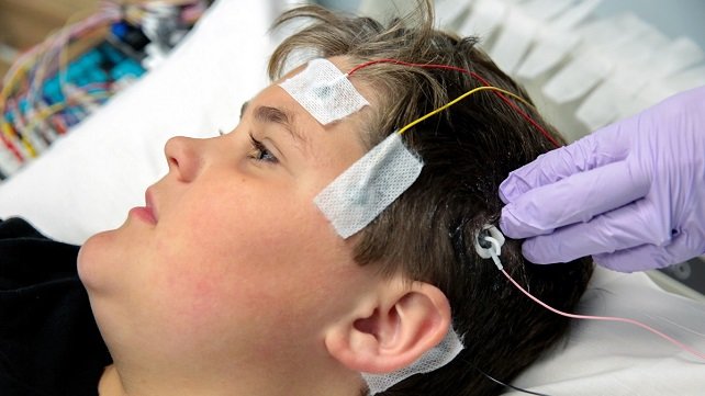 Take a Tour of the Electroencephalogram (EEG) Laboratory and Sleep Lab | Brown University Health